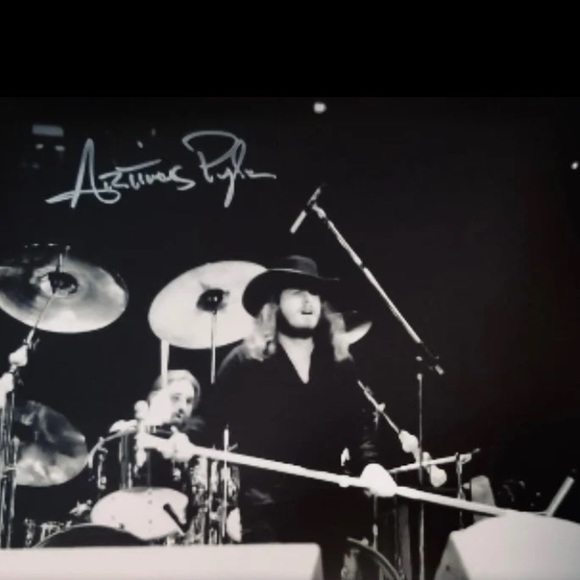 LYNYRD SKYNYRD | Accessories | Lynyrd Skynyrd Ronnie Van Zant 8x Framed ...